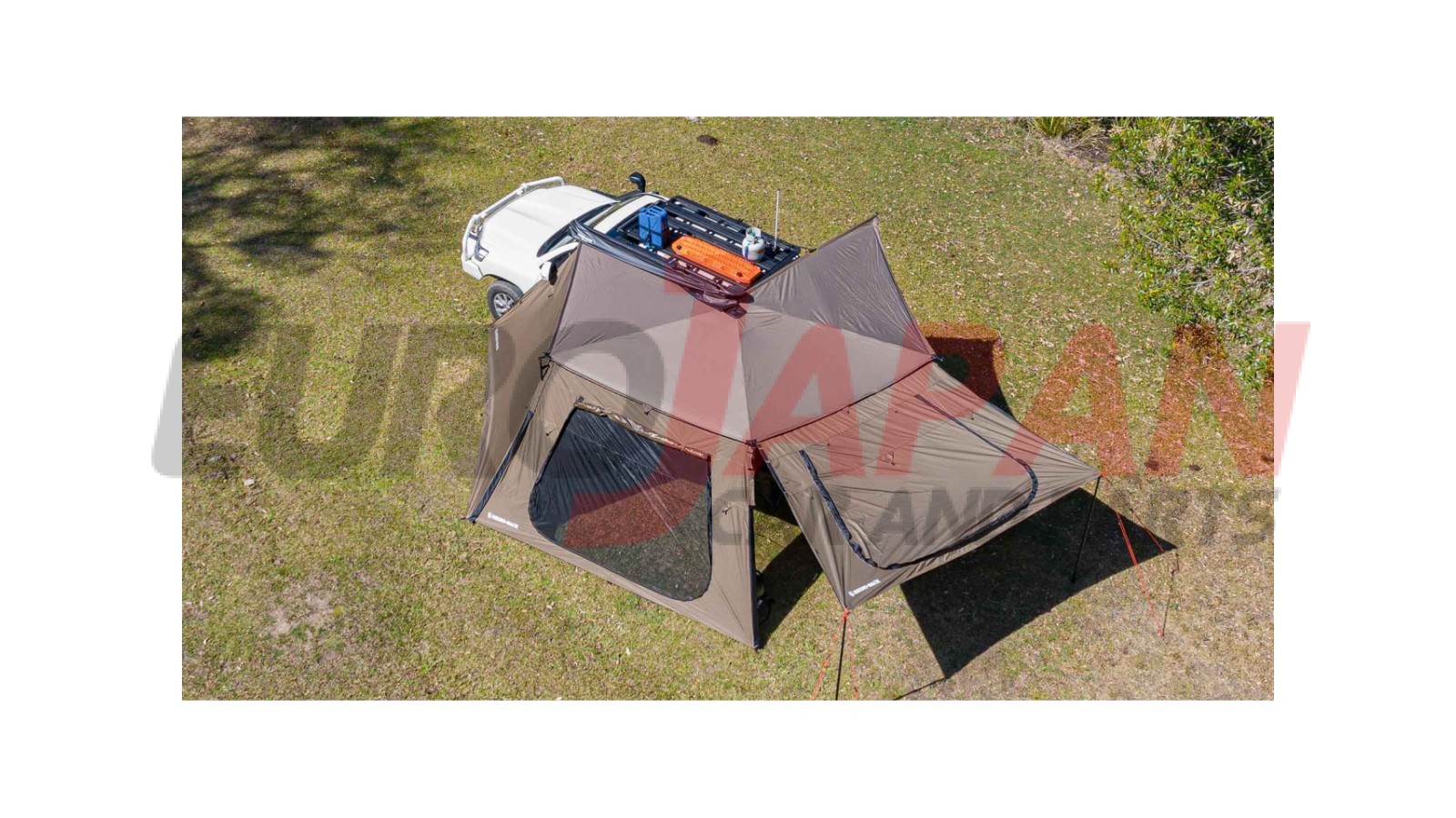 Trapezoidal Sidewall with Door for Compact Batwing Awning - Rhino Rack