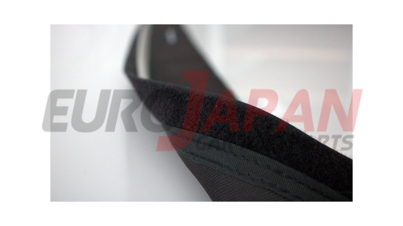 Interior projection screen for rooftop tent - James Baroud